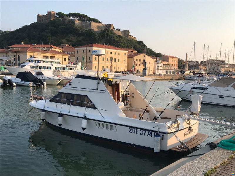 1974 Hatteras 31 Sport Cruiser, 33 000