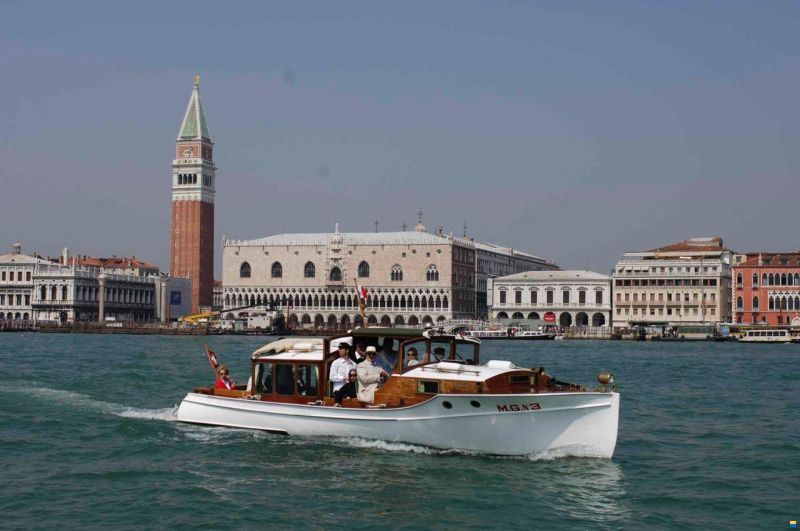 1922 EXCELSIOR "Canot automobile" to sell