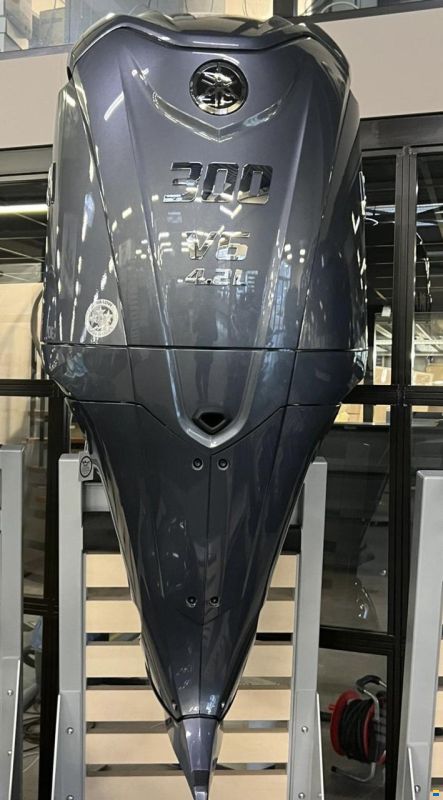 2023 Yamaha F300 NCB, EUR 34.500,-