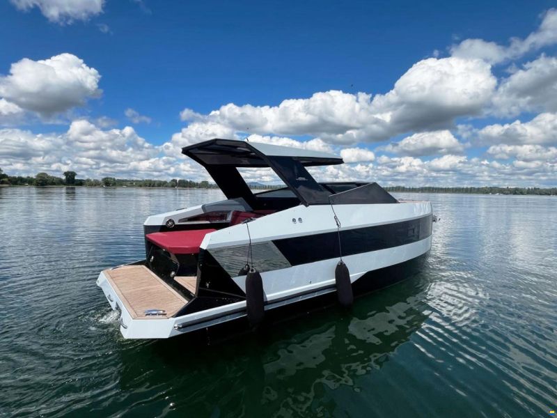 2024 Futuro RX30 mit Bodenseezulassung 300PS 2024, EUR 357.644,-