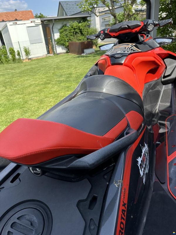 2019 Sea-Doo RXT-X300, EUR 17.490,-