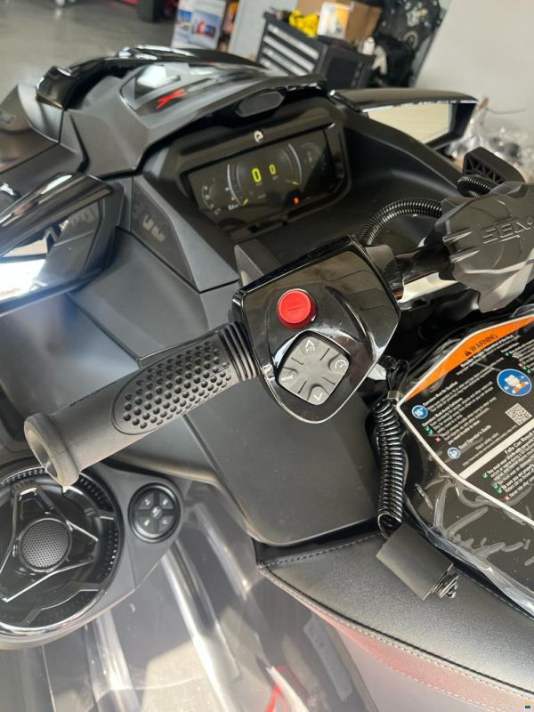 2023 Sea-Doo RXP-X RS 300 Audio Triple Black, EUR 22.200,-