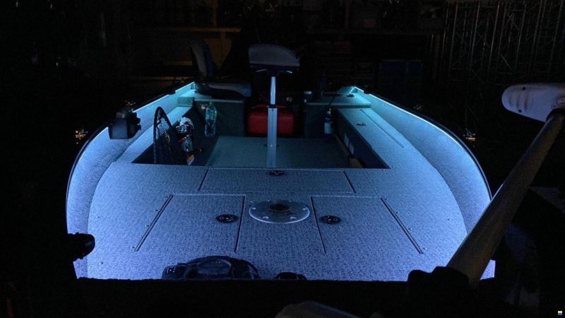 2020 Tracker Marine Laker V16 DLX, EUR 25.000,-