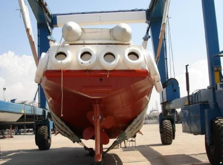 2004 Custom Diving Support Vessel, EUR 100.000,-