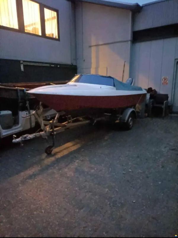 1900 Speedboot 550, EUR 100,-