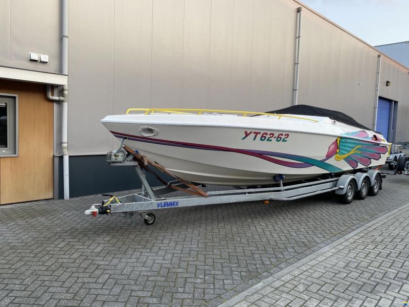 1995 Apache 28 feet 9,50 meter offshore powerboat, EUR 76.800,-