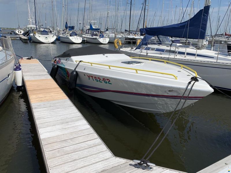 1995 Apache 28 feet 9,50 meter offshore powerboat, EUR 76.800,-