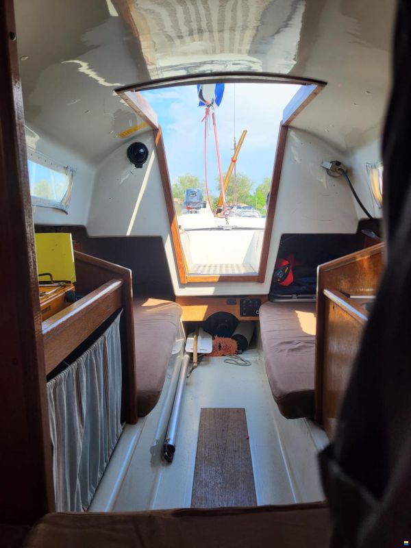 1977 Shark 24, 5 000