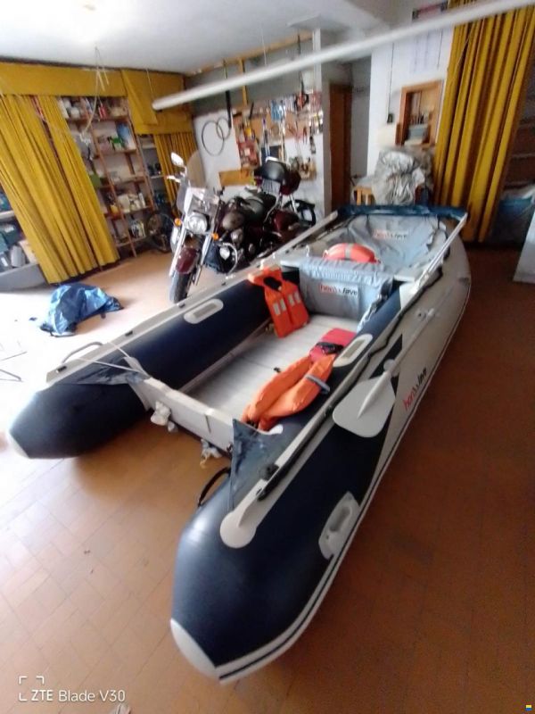 2018 HONDA honWave 3,80 + motore SUZUKI DF 15, 3 950