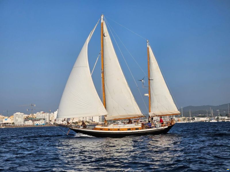 1976 Cheoy Lee Clipper Ketch 42, EUR 115.000,-