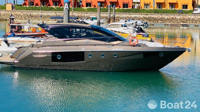 Cranchi M44 HT | BOOTE
