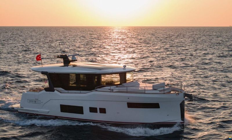 2025 SIRENA 48 COUPE HYBRID, EUR 1.206.900,-