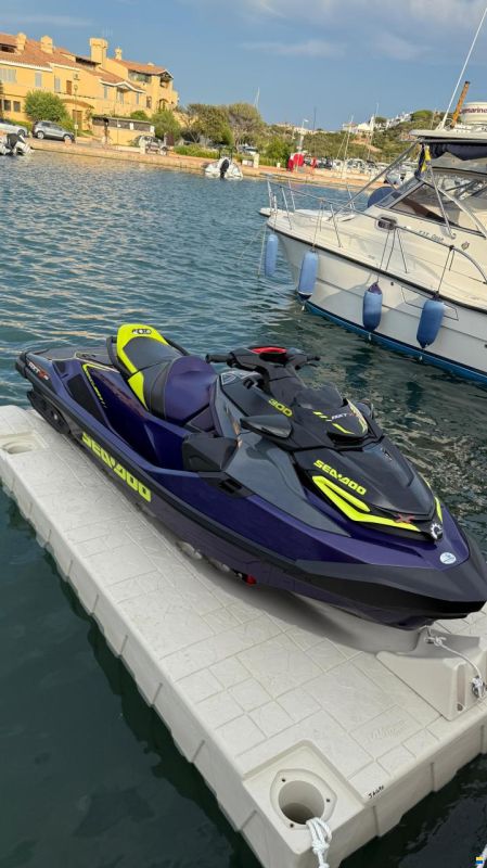 2021 Sea-Doo RXT X RS 300, EUR 19.500,-