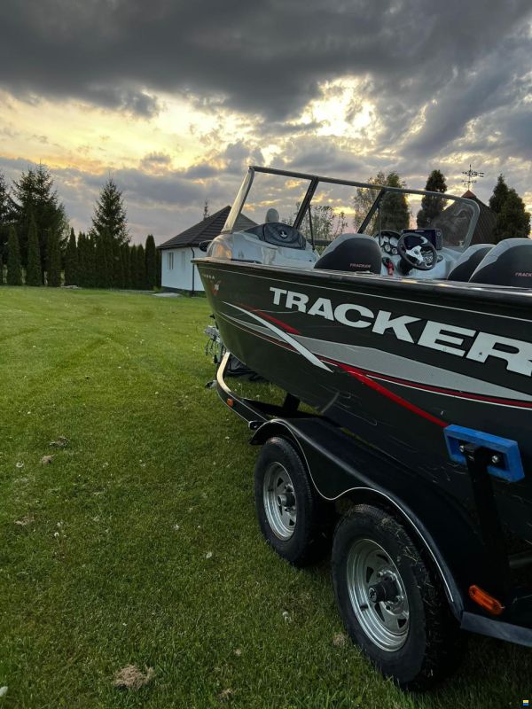 2013 Tracker V18, EUR 35.000,-