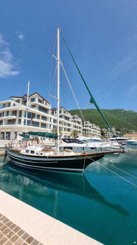 1981 Bluewater Yachts Vagabond 47, EUR 129.000,-