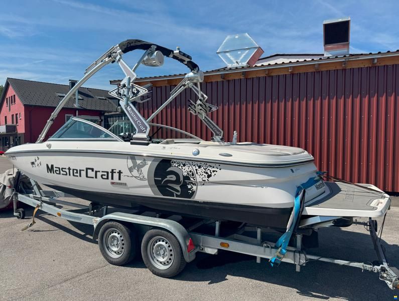 2008 MasterCraft X2, 350 PS, Wakesurfing möglich, 44 950 EUR