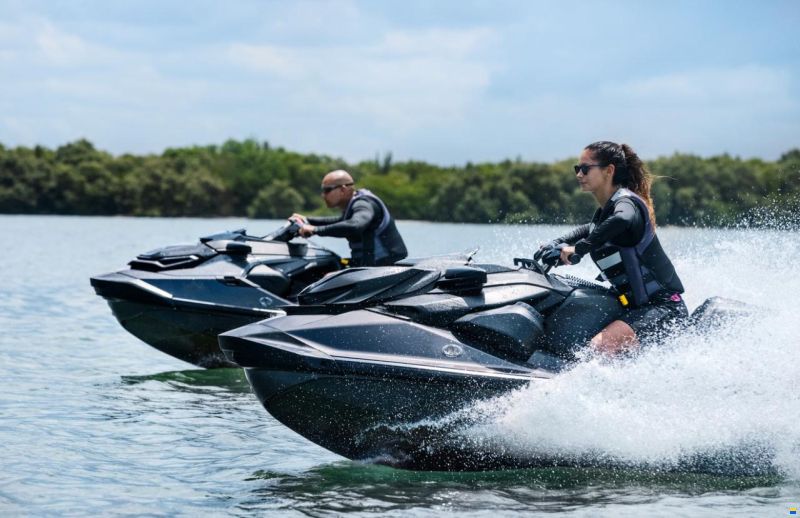 2022 Sea-Doo RXT 300 RS, EUR 16.200,-