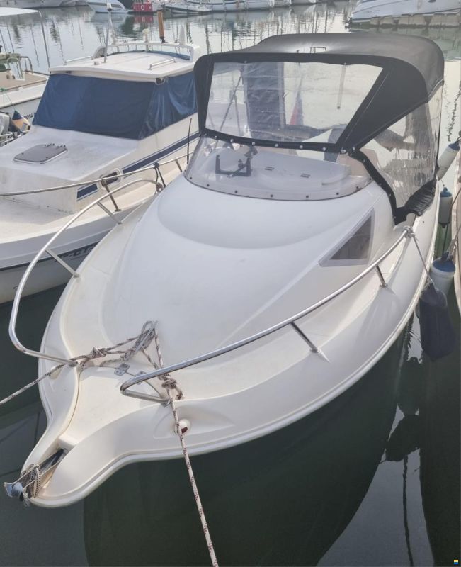 2011 Quicksilver Activ Cabin 510, EUR 10.500,-