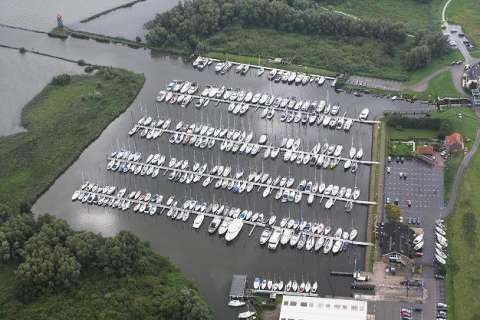 Ligplaats (bootplaats) gezocht?