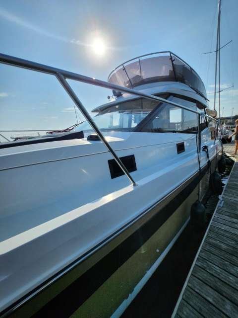 Houseboat for Sale – Browse Floating Homes on Boat24