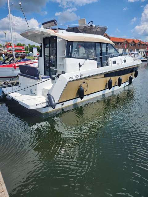 Houseboat for Sale – Browse Floating Homes on Boat24