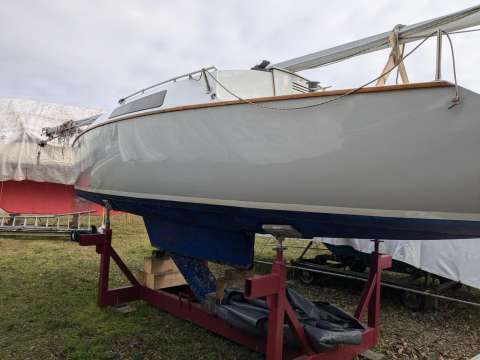 Daysailer for Sale - Enjoy Easy and Relaxed Sailing
