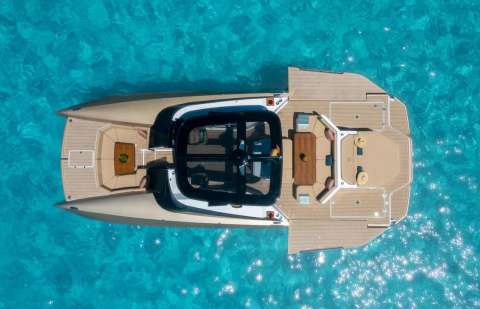 House of Hütter motorna plovila