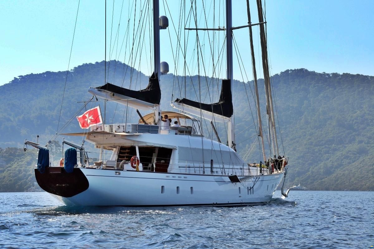 2011 Custom Mirror Yacht Shipyard Built 35 me, EUR 2.890.000,-