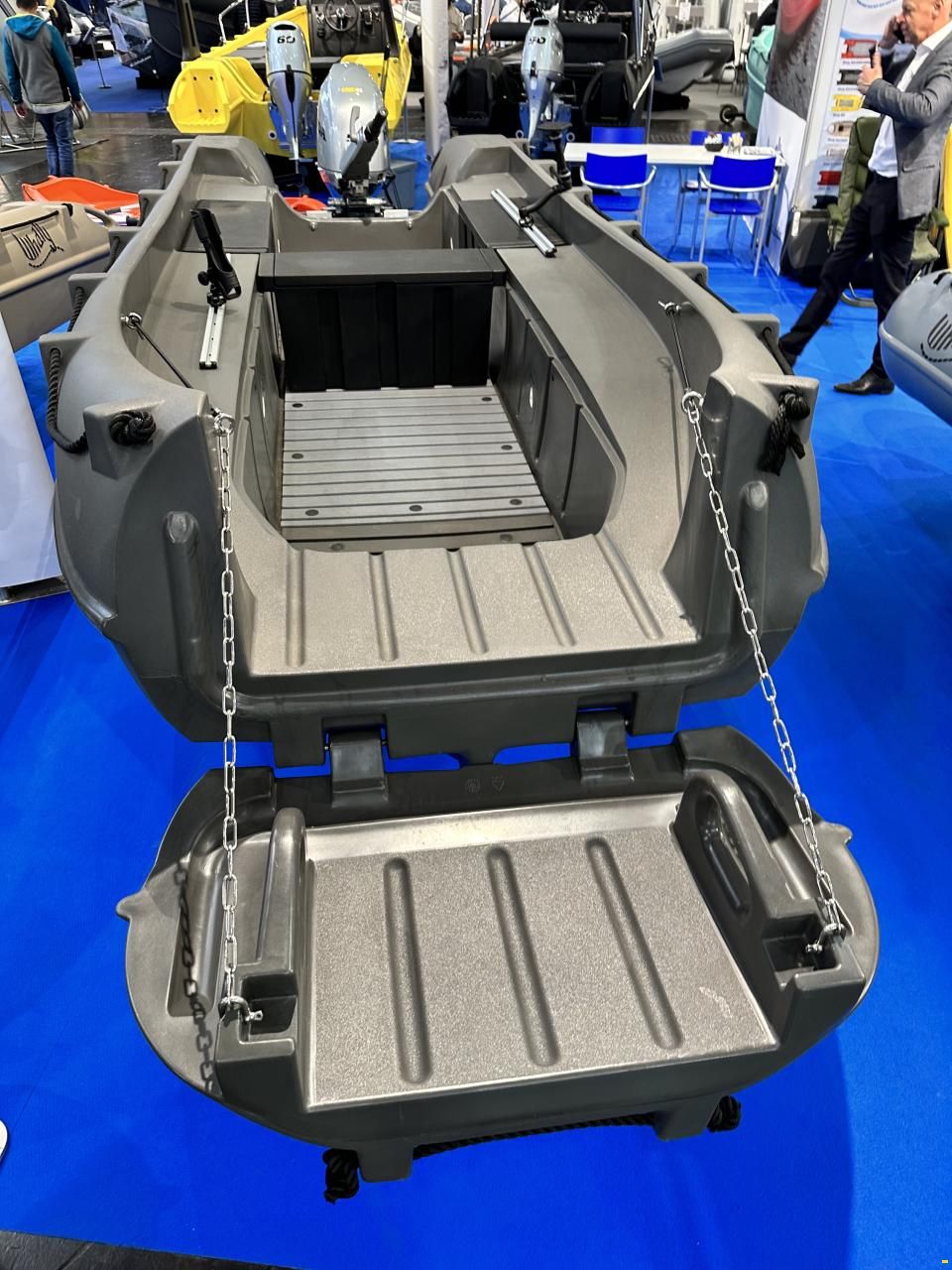 2022 Whaly 370, EUR 1.999,-