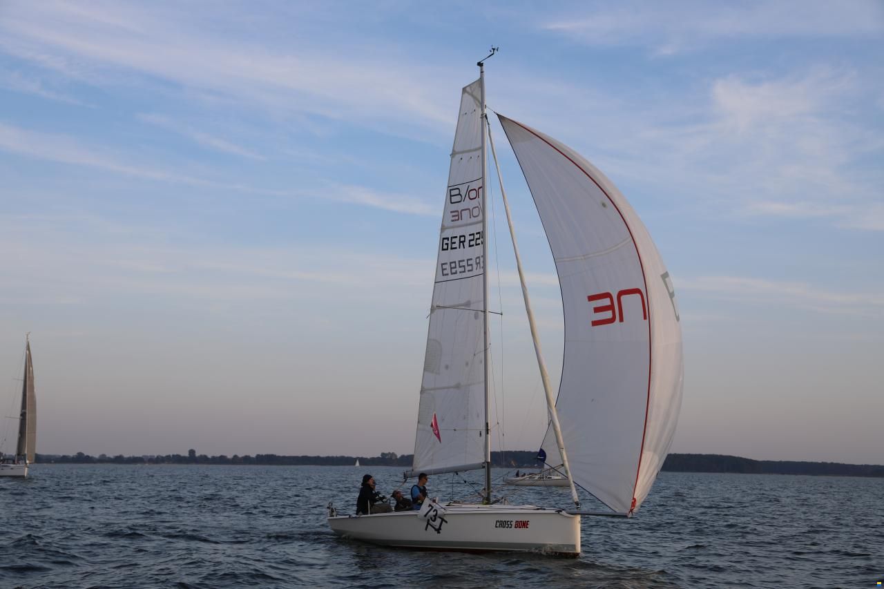 2013 Bavaria B/one, 19 500