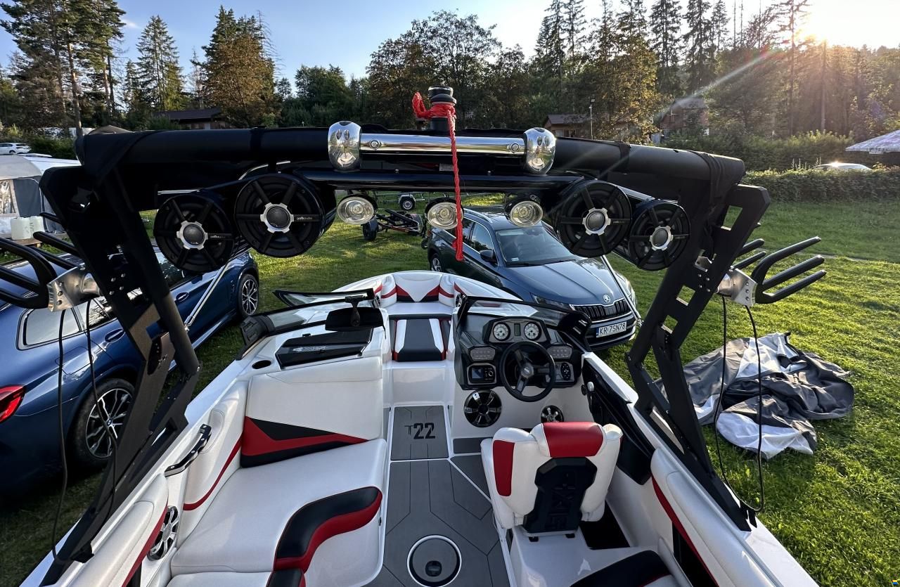 2019 Axis T22, EUR 79.000,-