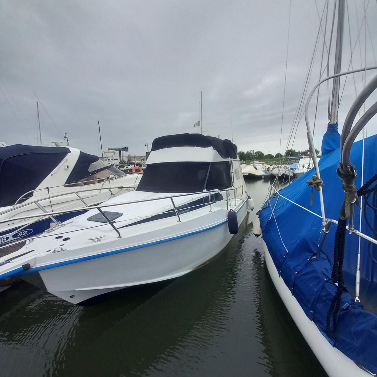 2000 Ala Blu Proteo 28 flying bridge, EUR 42.000,-