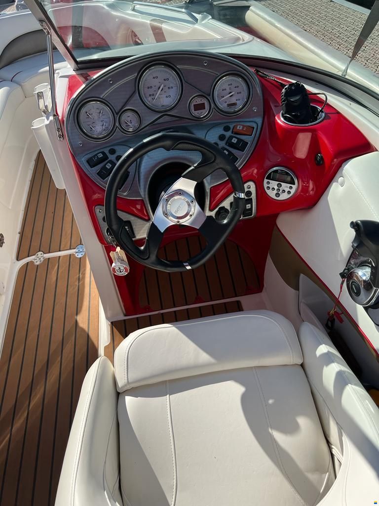 2011 Rinker 226 Captiva Bowrider, 31 222 CHF