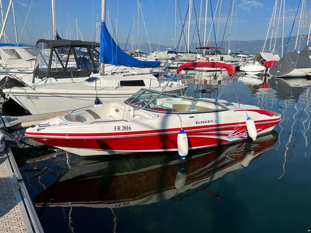 2011 Rinker 226 Captiva Bowrider, 31 222 CHF