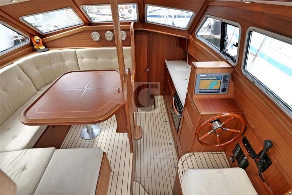 2009 Sirius 32 DS, 129 950