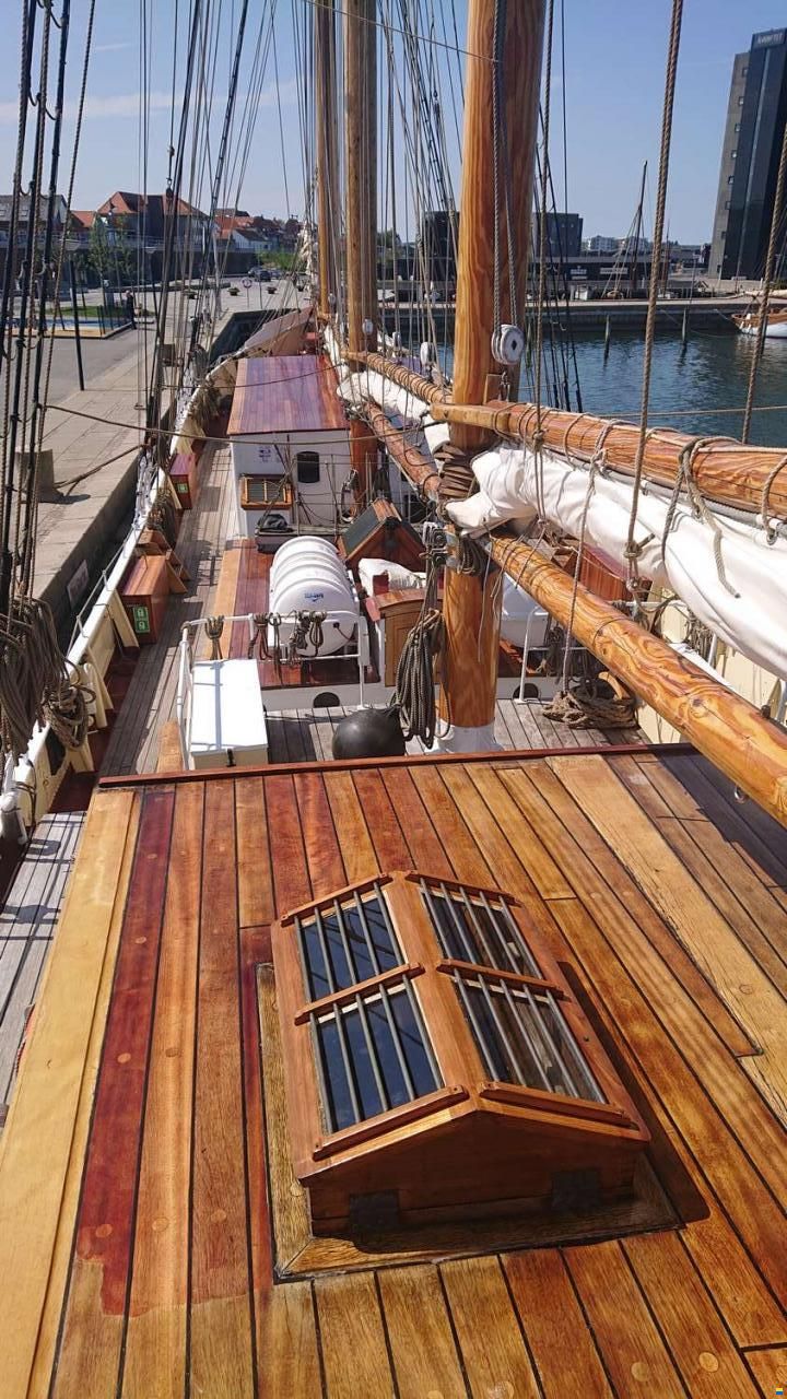 1918 Classic "Tall Ship" 3-mast Gaff Schooner, EUR 525.000,-