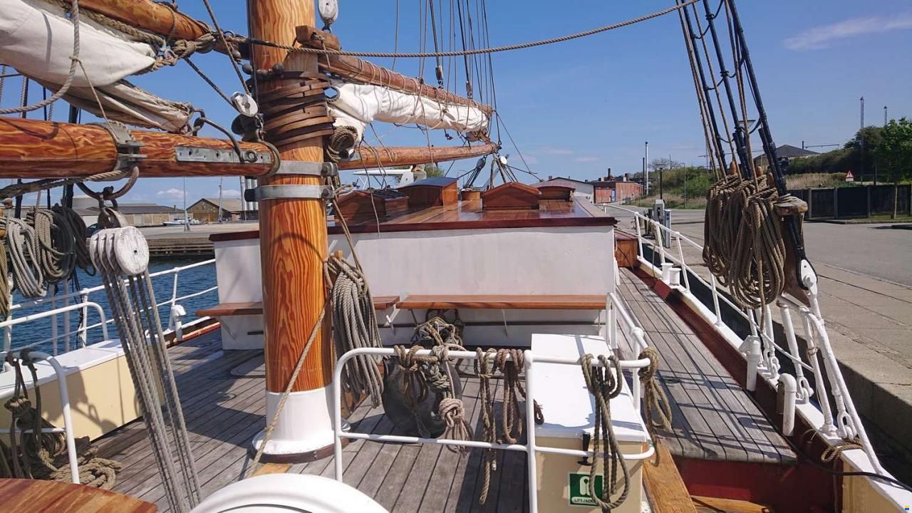 1918 Classic "Tall Ship" 3-mast Gaff Schooner, EUR 525.000,-