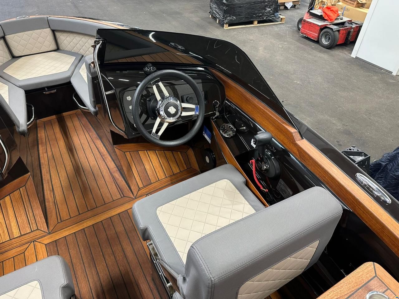 2021 VTS Boats Flying Shark 5.7 Bowrider, EUR 49.900,-