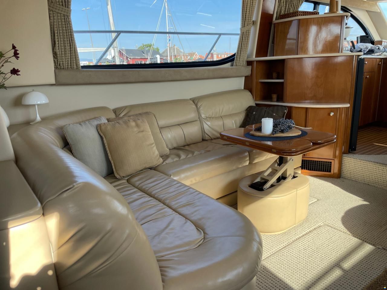 2005 Meridian 411, 2005, cummins 2 x 450, 135, DKK 1.750.000,-