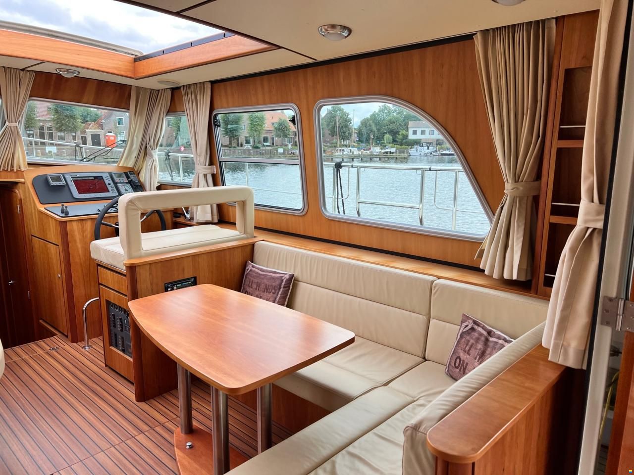 2010 Linssen 40.9 Sedan Variodeck, EUR 289.000,-