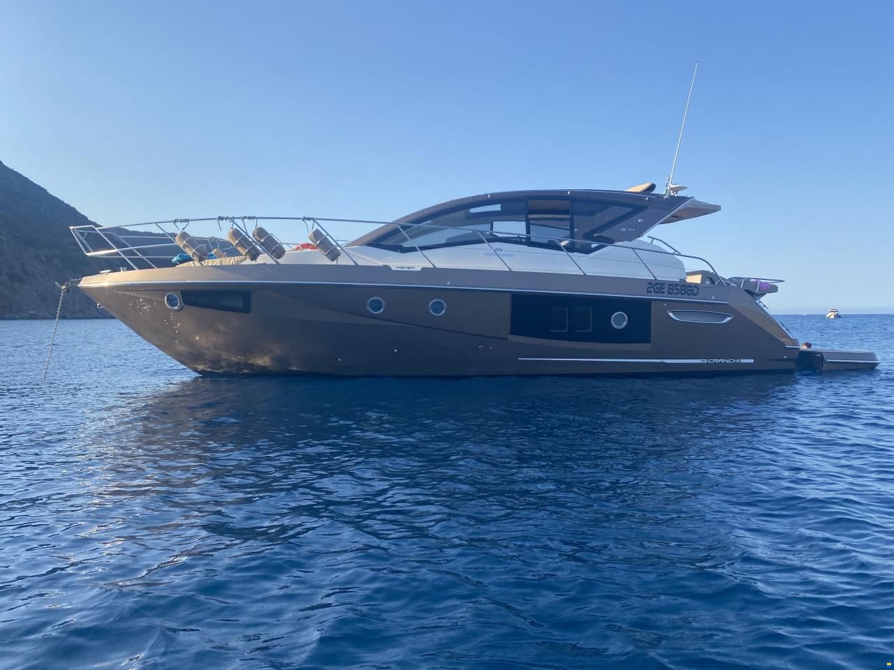 2017 Cranchi M44, EUR 450.000,-