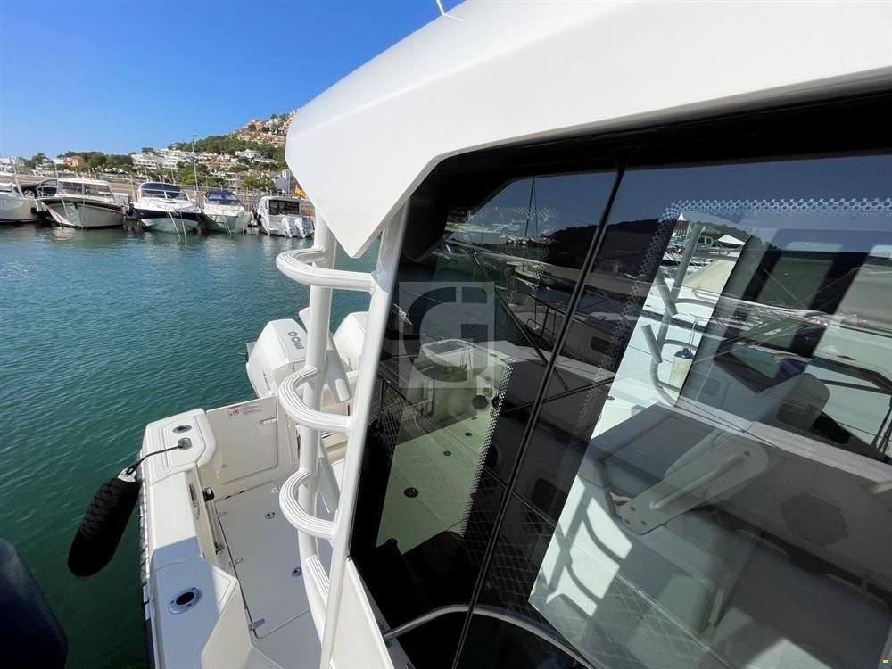 2022 Boston Whaler 325 Conquest, EUR 650.000,-