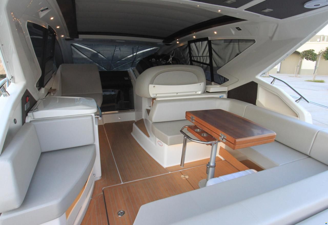 Cranchi M44, EUR 360.000,-