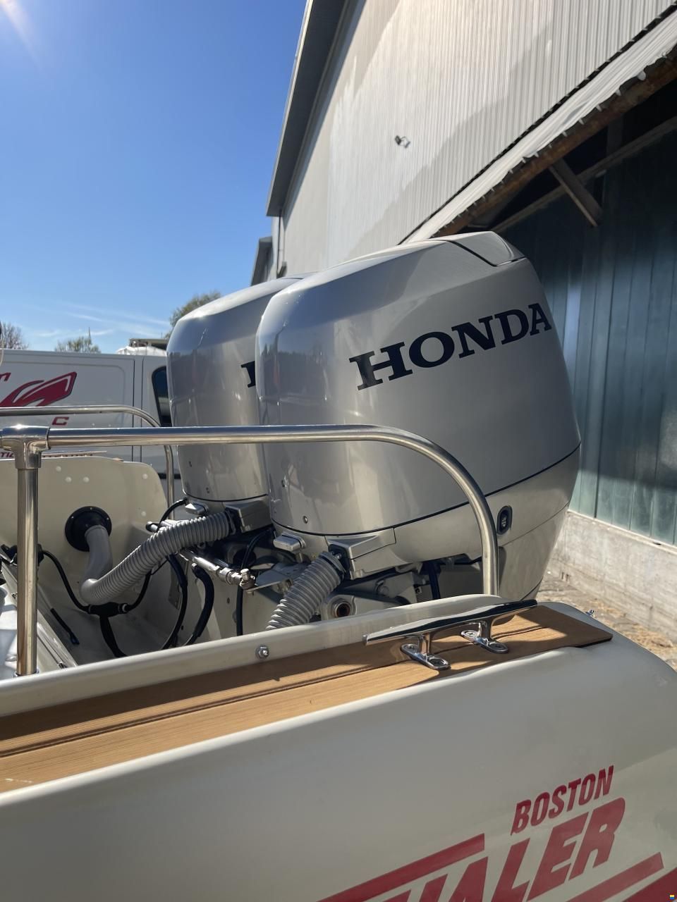 Boston Whaler OUTRAGE 21