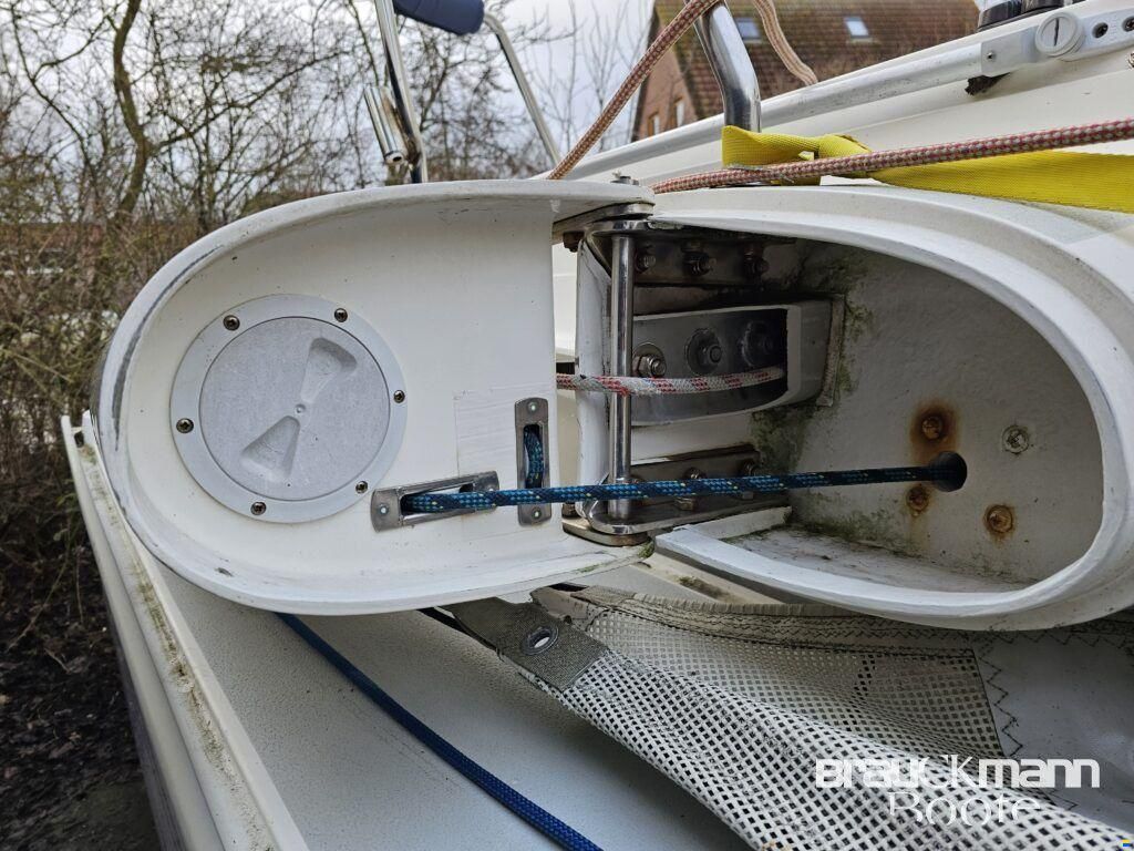 1999 Dragonfly Boats 920, 64 990