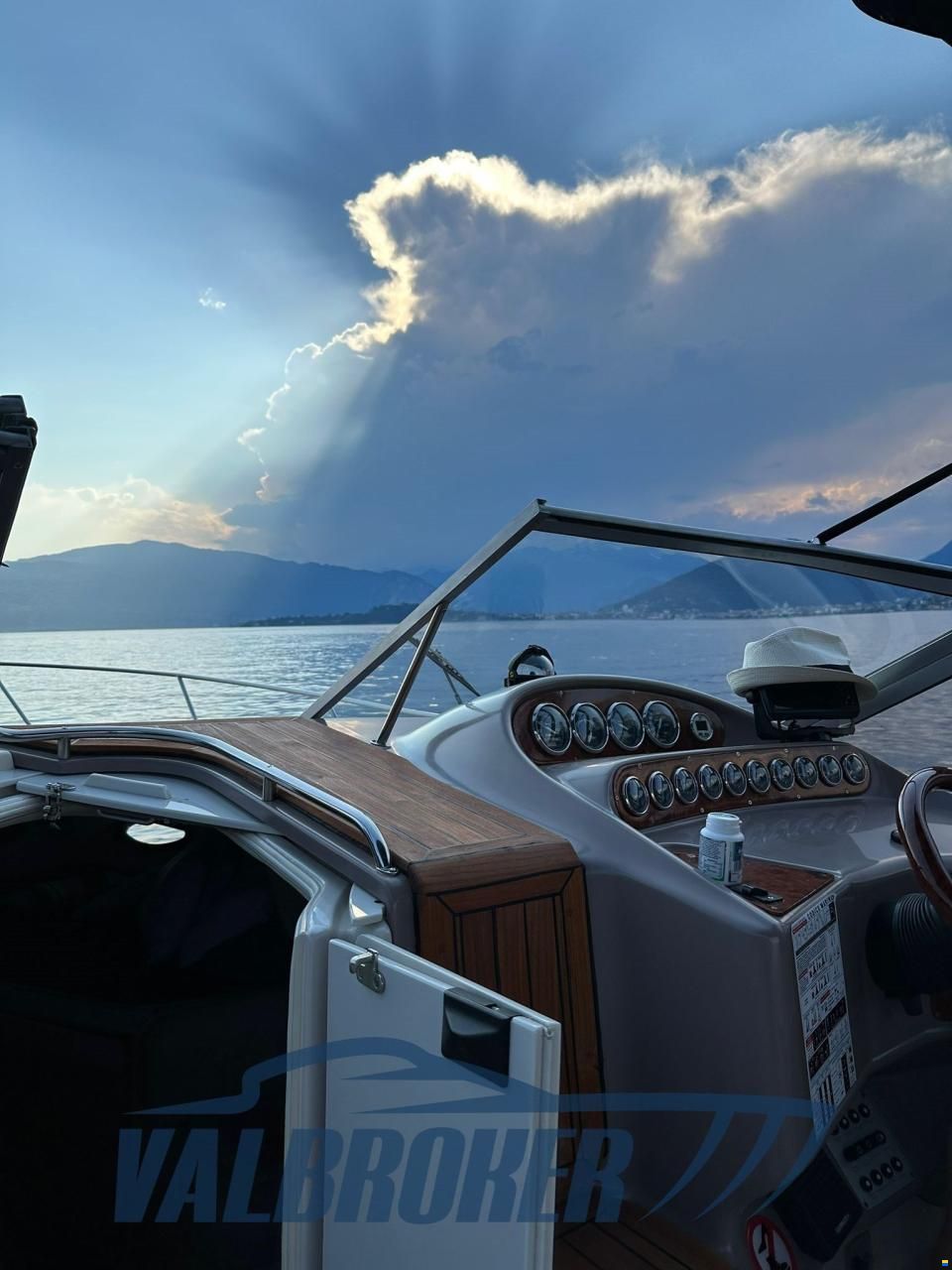 1998 Regal Marine REGAL 292 Commodore, EUR 49.000,-