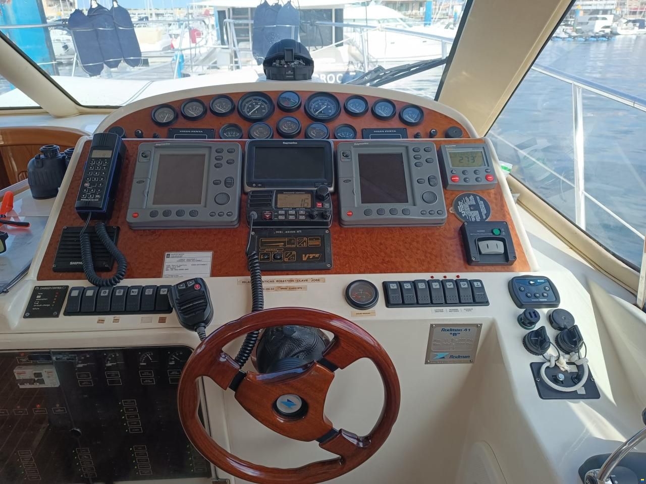 2002 Rodman 41, 135 000