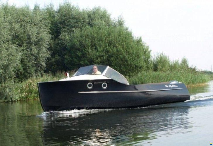 2024 Oud Huijzer 700 Cabine, EUR 44.950,-