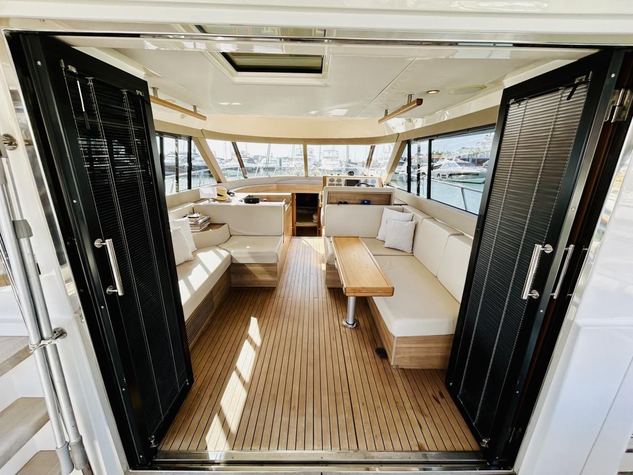 2010 Sealine F46, EUR 395.000,-