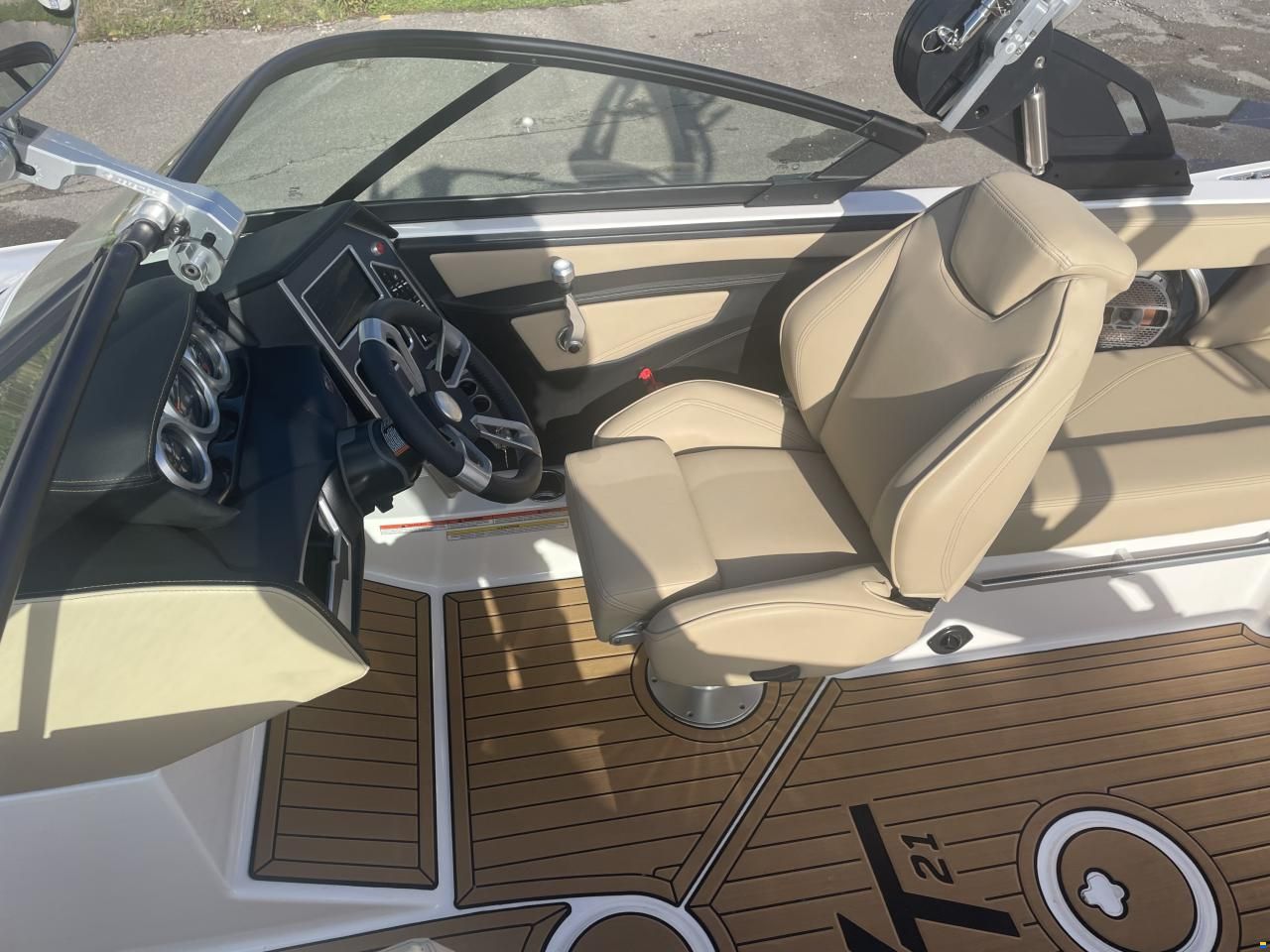 2022 MasterCraft XT21 im Neuzustand, EUR 129.990,-